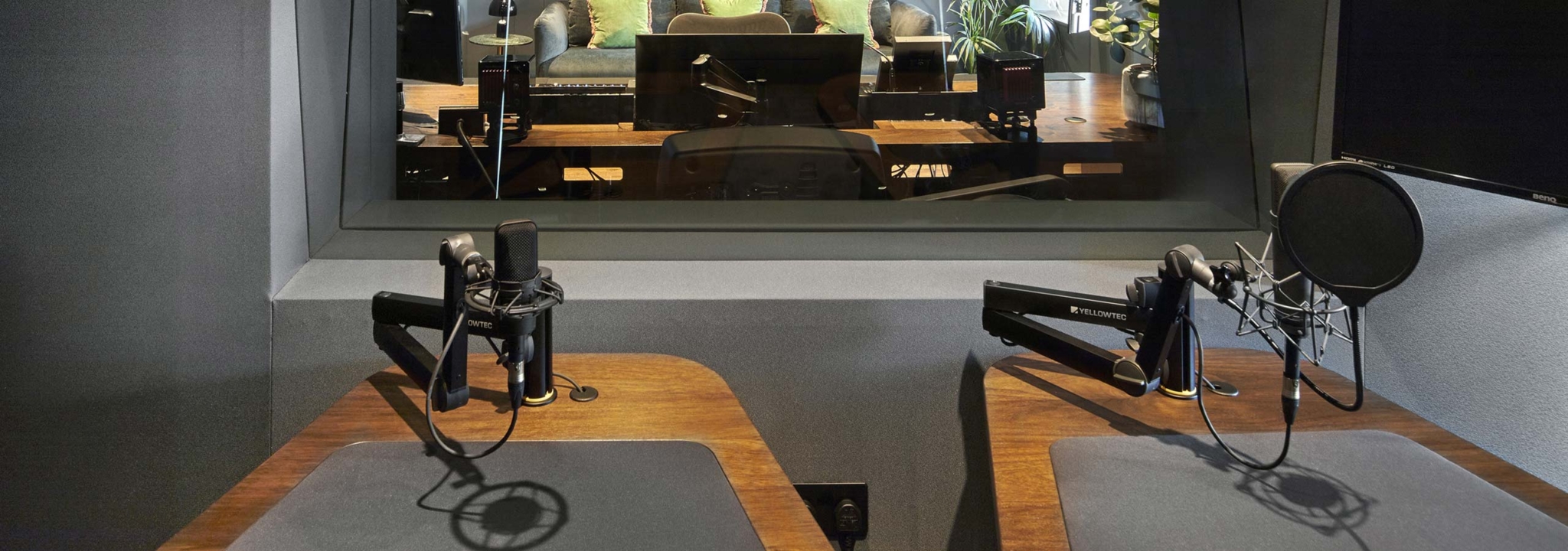 AKA Design - Custom Podcast and presenter desks