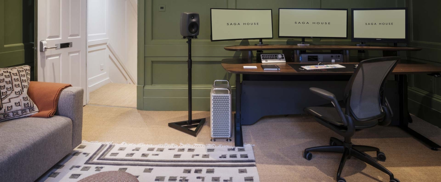 AKA Design - edit desks, graphics desks including on-line and off-line ...